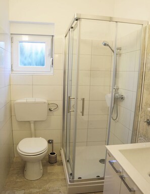 Apartamento (A2) | Casa de banho | Um polibã 