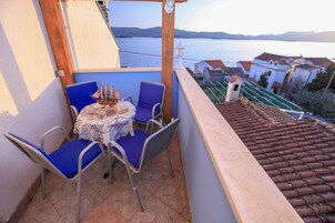 Apartamento (A6) | Opções para refeição ao ar livre