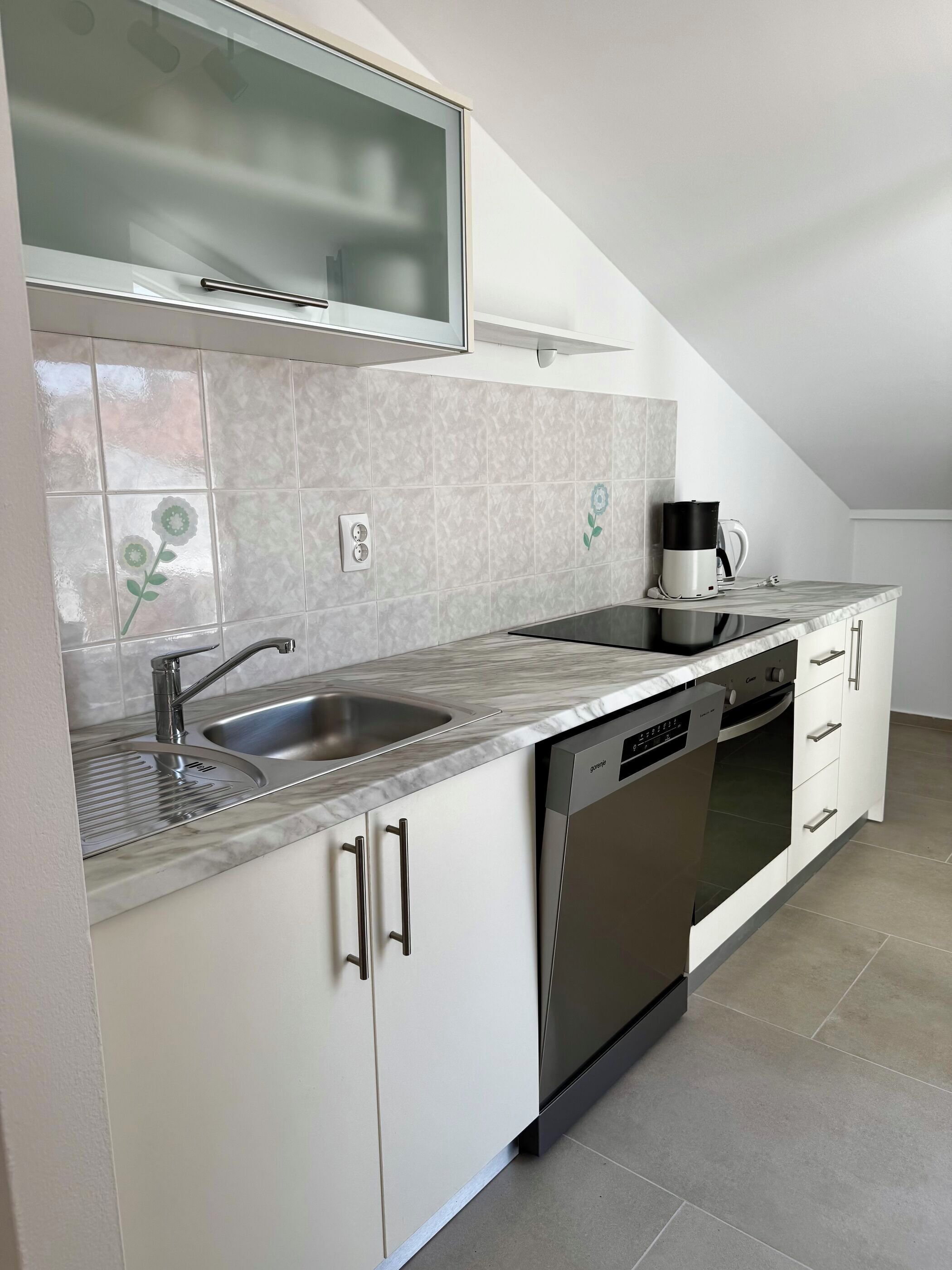 Apartamento (A6) | Cozinha privada | Um frigorífico, uma placa de cozinha, utensílios de cozinha, Congelador 