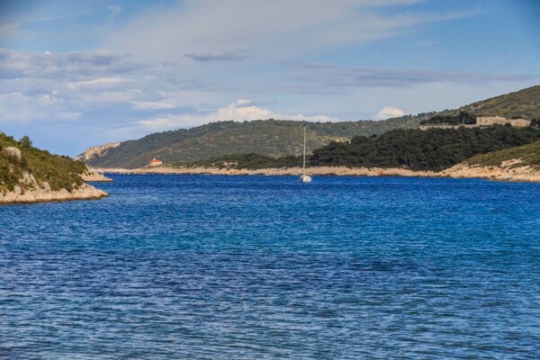 House Paradiso - Vis
