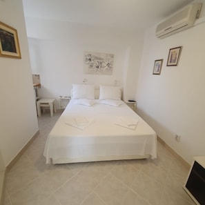Quarto (S1) | Ferro/tábua de engomar, Wi-fi grátis 