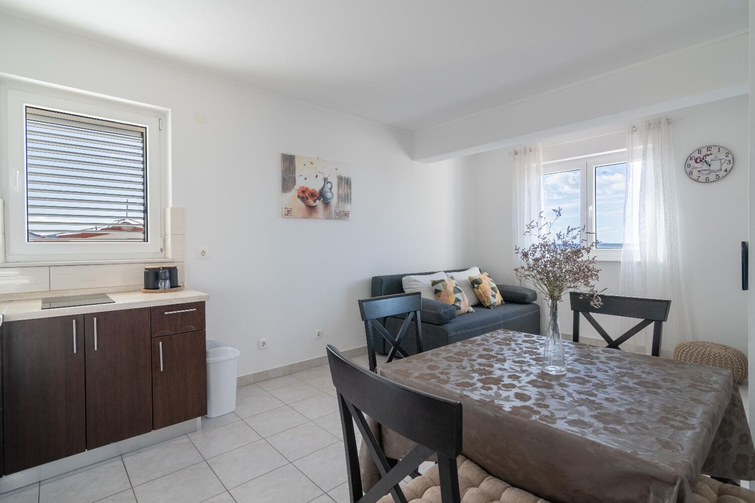 Apartamento (A3) | Cozinha privada | Um frigorífico, uma placa de cozinha, utensílios de cozinha, Congelador 