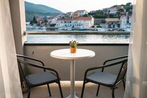 Quarto (S2) | Vista para a água