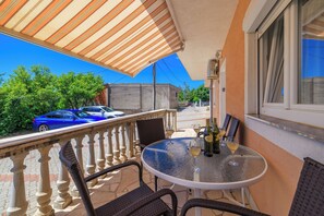 Apartamento (A1) | Refeições ao ar livre