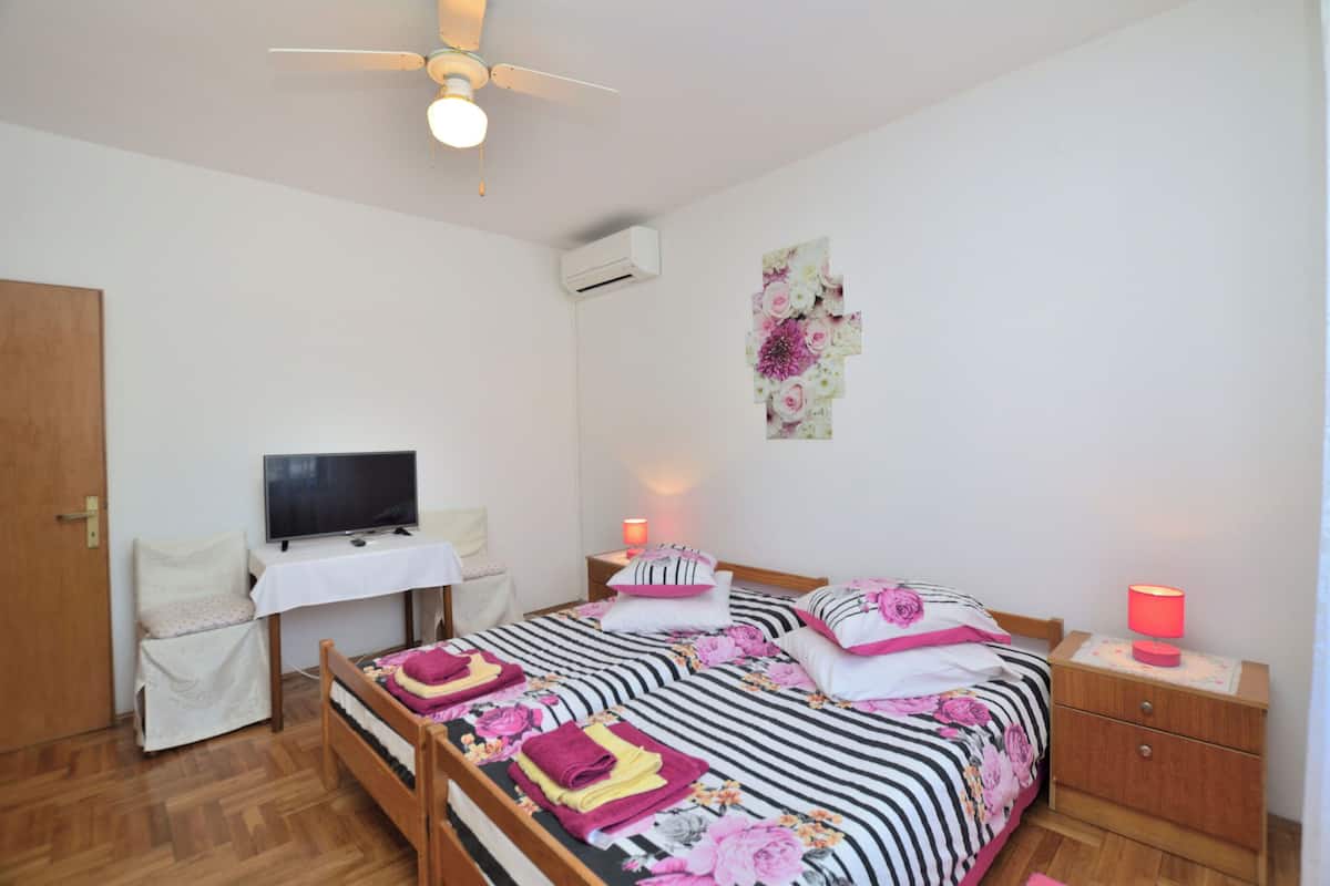 Quarto (S1) | Wi-Fi de cortesia