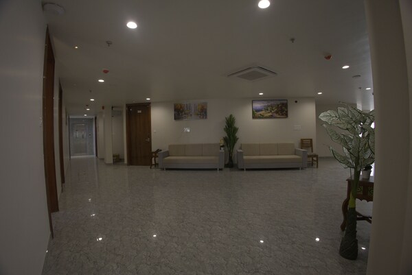 Royal Greens - Sikar