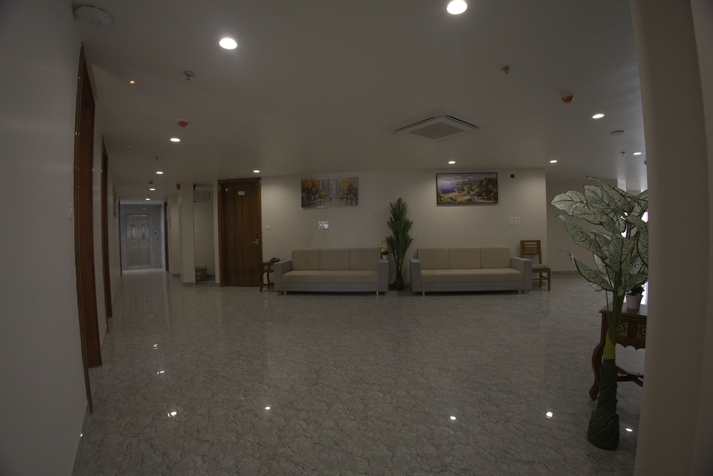 Royal Greens - Sikar