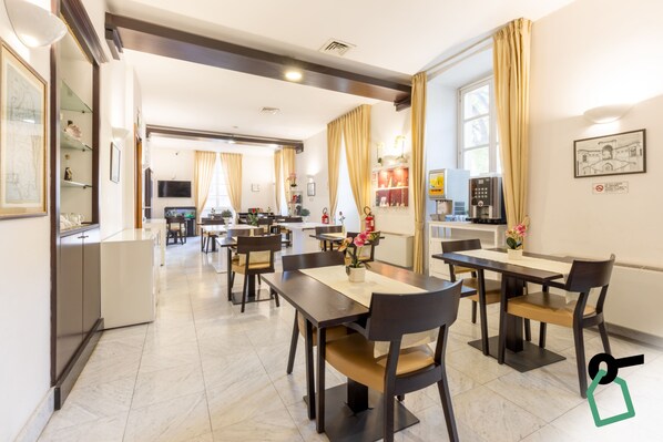 Pequeno-almoço tipo buffet diário incluído