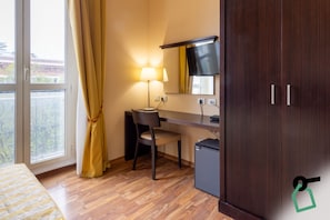 Quarto Duplo ou Twin Standard | Minibar, cofre no quarto, Wi-fi grátis, roupa de cama fornecida