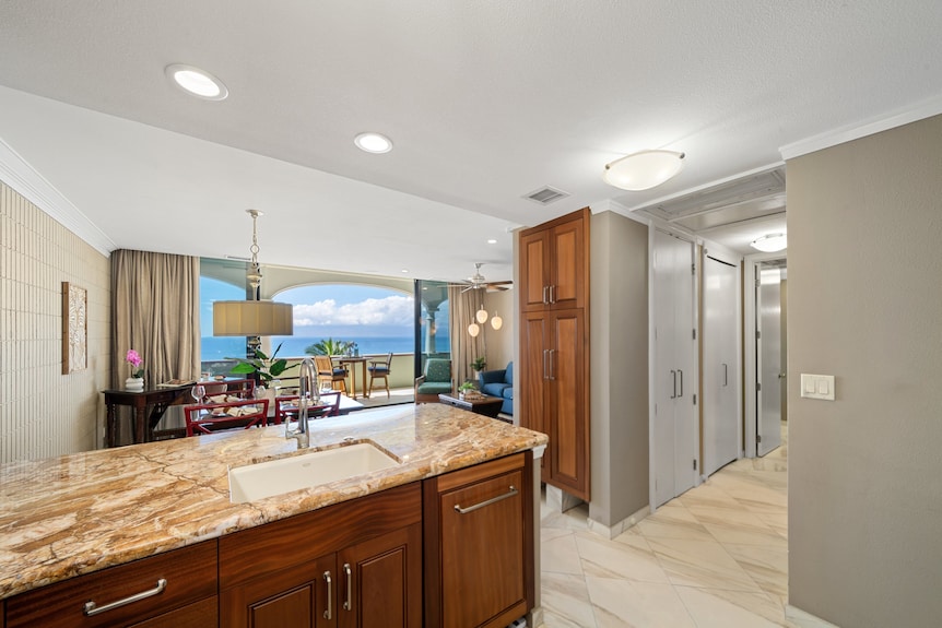 Lahaina Shores Ph3 Your Perfect 1-br Beachfront Getaway In West Maui - Lahaina, HI