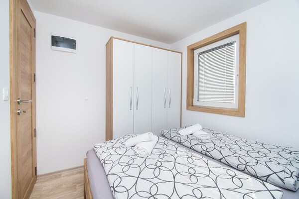 Mobile Home Banovi Dvori - Tisno