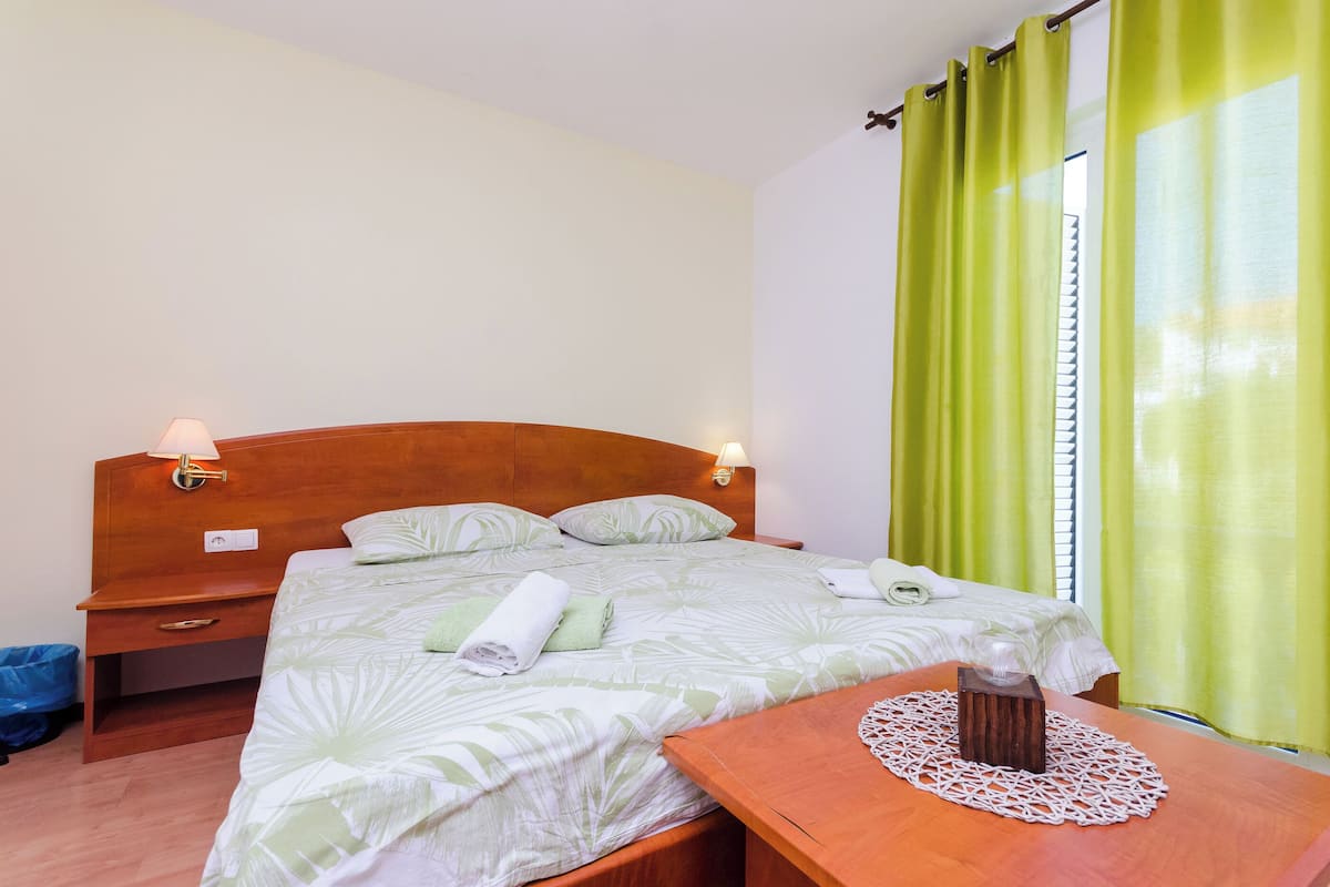 Quarto (S6) | Wi-Fi de cortesia