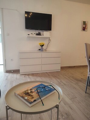 Apartamento (A1) | Televisão