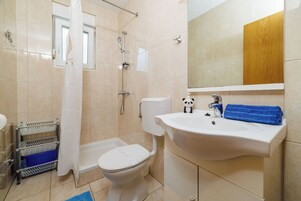Apartamento (A3) | Casa de banho | Um polibã 