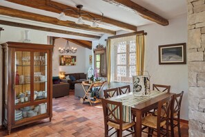 Villa | Restaurantes
