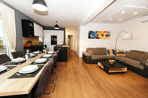 Villa | Restaurantes