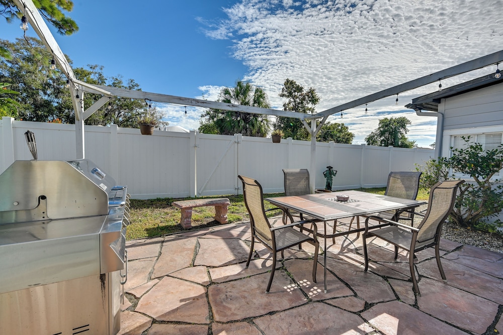 Newly Remodeled Home 1 Mi To Dtwn New Port Richey - New Port Richey, FL