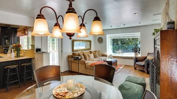 Casa (2 Bedrooms) | Interior