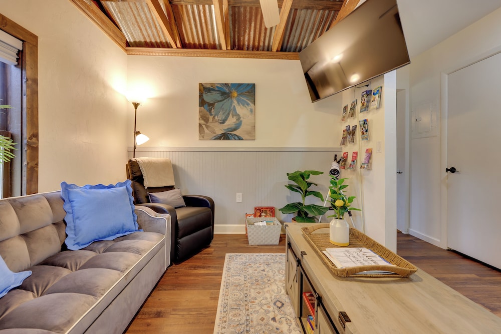 Hawthorne Angler's Cabin W/ Lake + Dock Access! - Hawthorne, FL