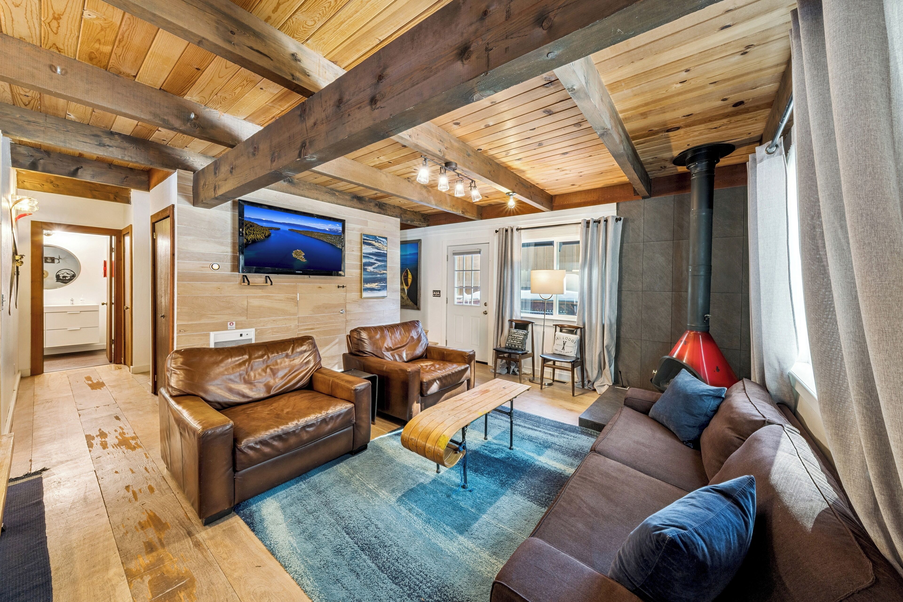 Blue Bear Cabin: Pet Friendly, Ev Charger, Bbq - South Lake Tahoe, CA