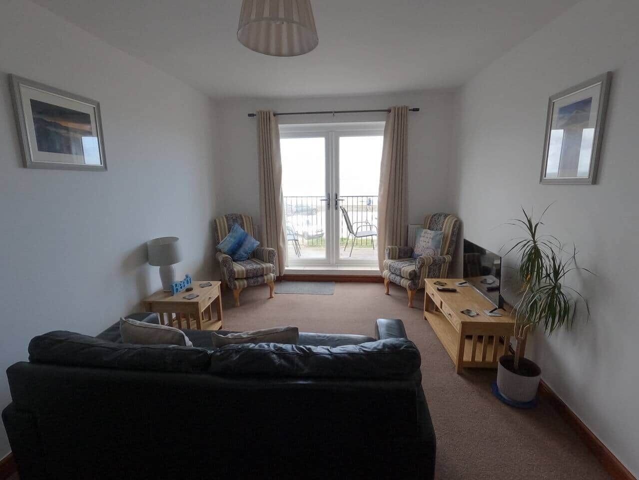 Wendon Holidays - Waves - Caernarfon