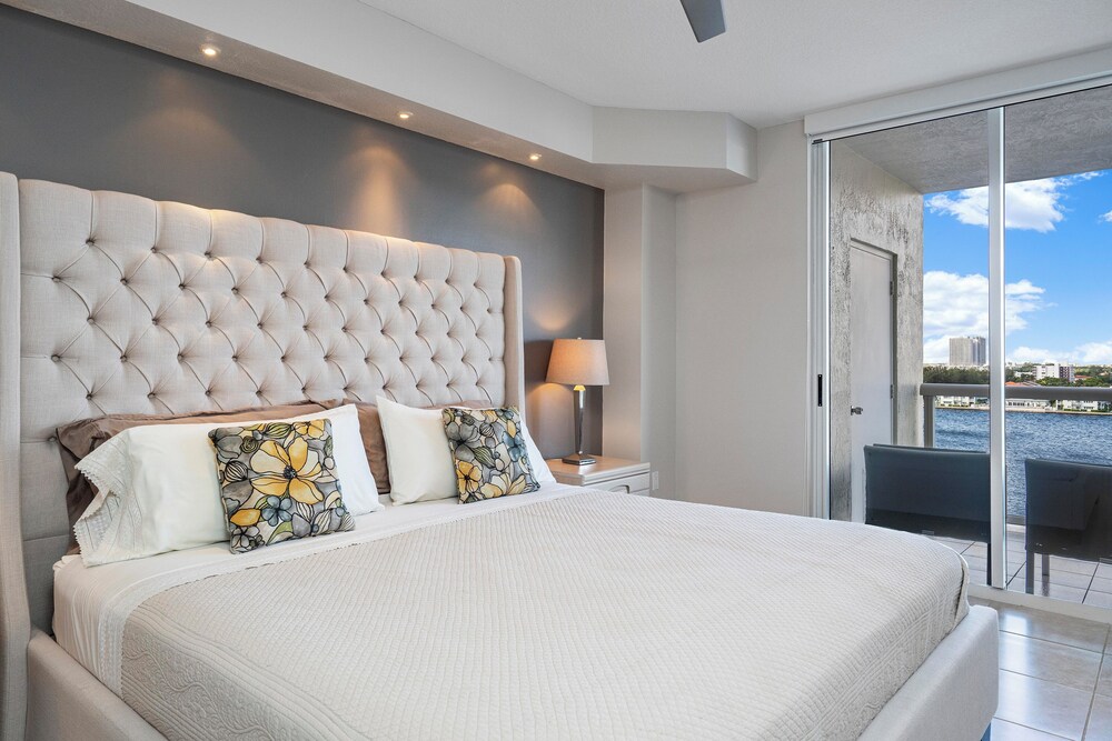 Beautiful Bay View · Walk to Sunny Isles Beach - Sunny Isles Beach | Stayz