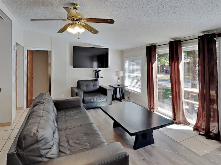 Your Crews Comfort Zone | 10 Ppl | Ic105 - Put-in-Bay, OH