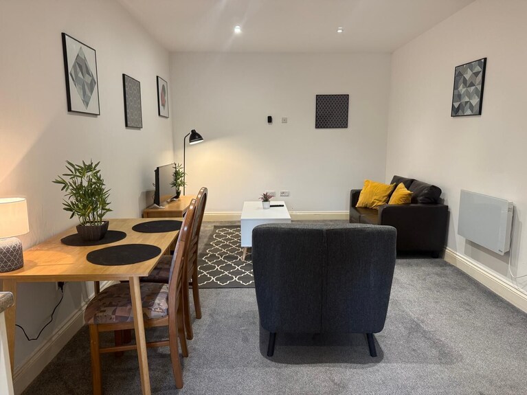 Duckworth 2-bed Apartments | Lytham St. Annes - 사우스포트