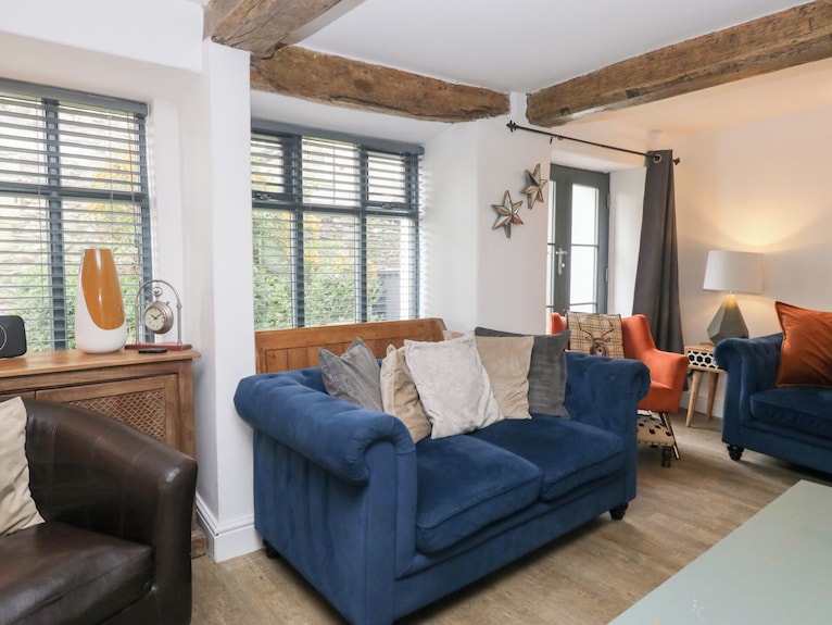 No.2 The Flags, Pet Friendly, Character Holiday Cottage In Cartmel - Newby Bridge