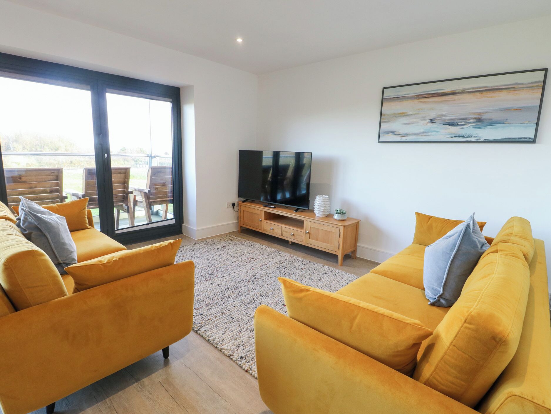 Glynllifon 6, Pet Friendly, Country Holiday Cottage In Benllech - Benllech