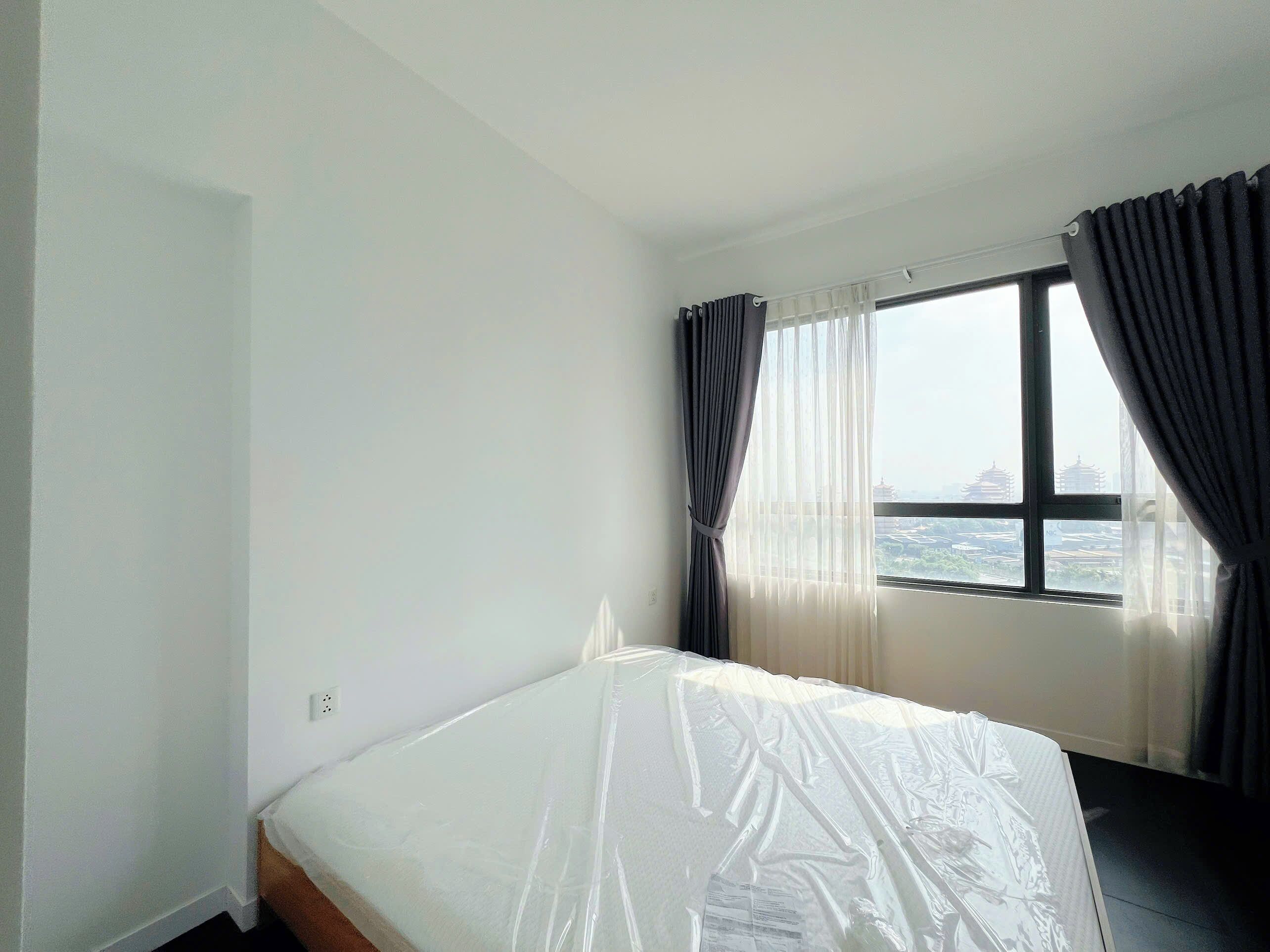 Suíte família, 3 quartos, acesso ao Club Lounge, vista para a cidade | Banheiro | Banheira e chuveiro separados, produtos de toalete grátis