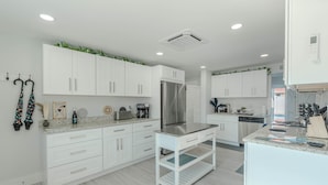 Casa, várias camas (Blue Heron Hideaway) | Cozinha privada