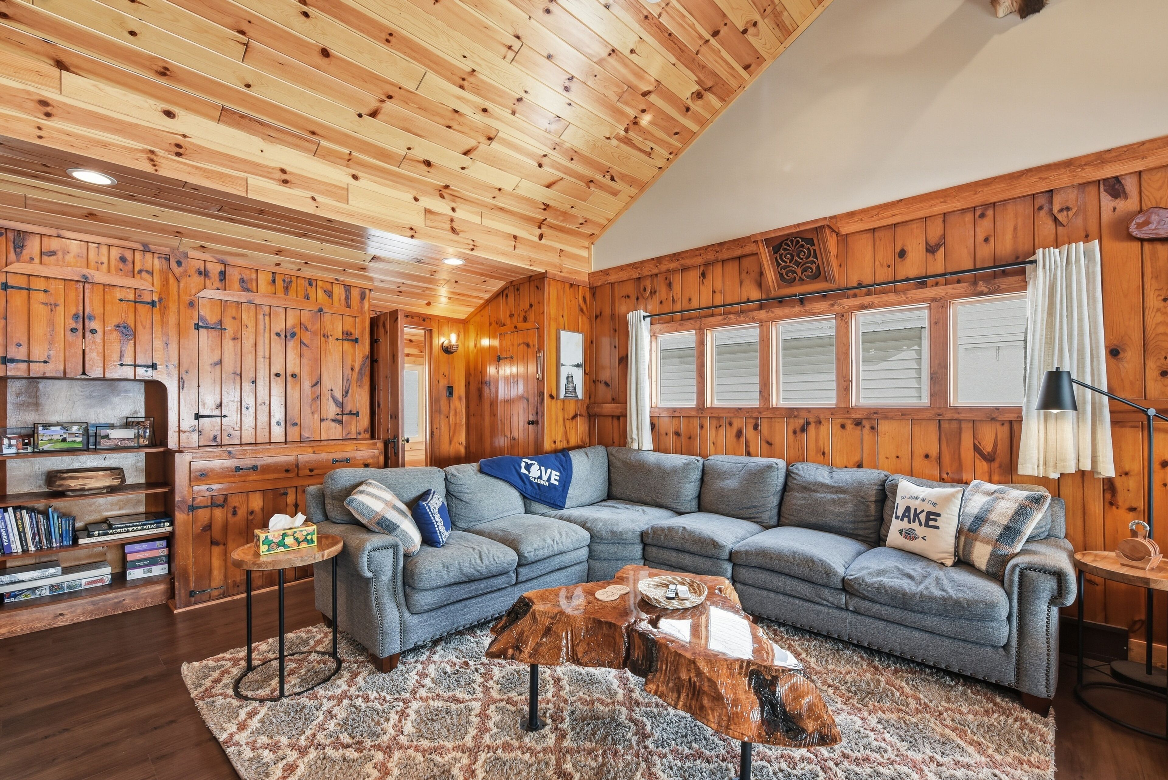 Sunshine At The Beacon: Family Fun All Year! Just Listed! - Gladwin, MI