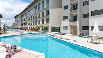 Apartamento Básico | Piscina | Piscina exterior
