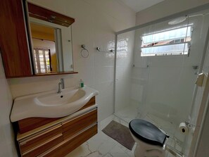 Apartamento básico | Banheiro