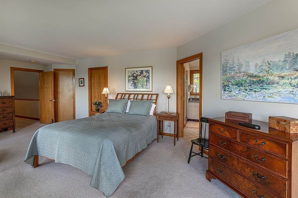 5BR Luxury Stowe Estate with Private Pond & Views - Stowe | Vrbo