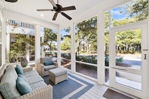 STEPS to Pool! WaterColor w/ LSV/Golf Cart, Bikes, 2 Living Rooms ...