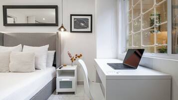 Estúdio conforto | Cofres nos quartos, cortinas blackout, quartos à prova de som