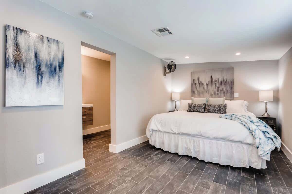 Stylish Old Town Oasis  Pool Fire Pit And Ping - Scottsdale, AZ