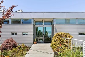 Marbella Lane - Cozy and Eccentric Design Home Reviews, Deals & Photos ...