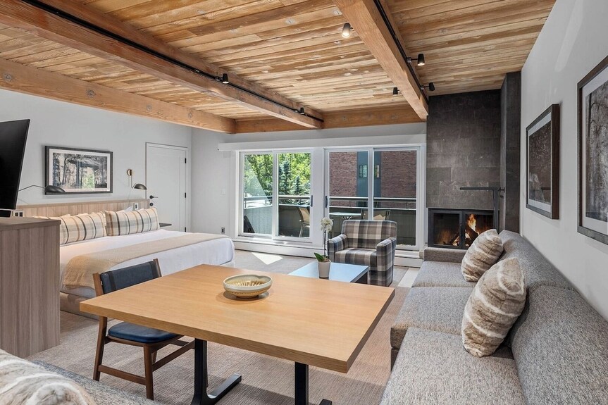 2/2 Downtown Aspen, By The Gondola, Hot Tub,pool! - Aspen, CO