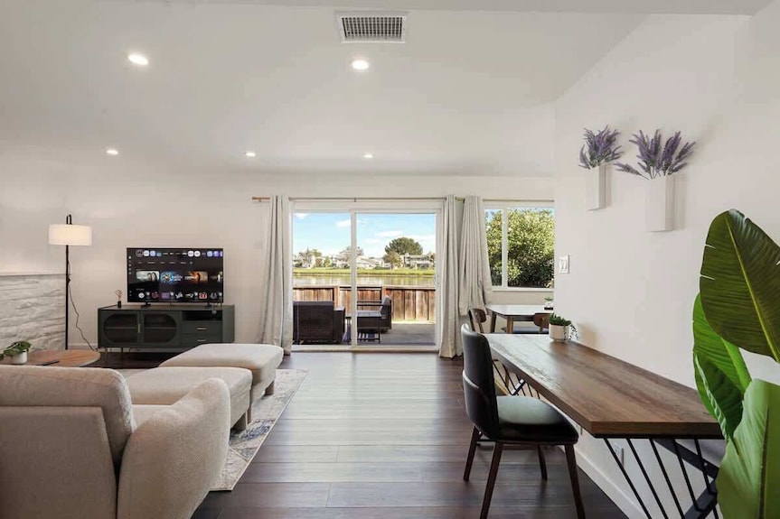 Lakefront Retreat Water Views.3beds1.5bath - サン・マテオ, CA