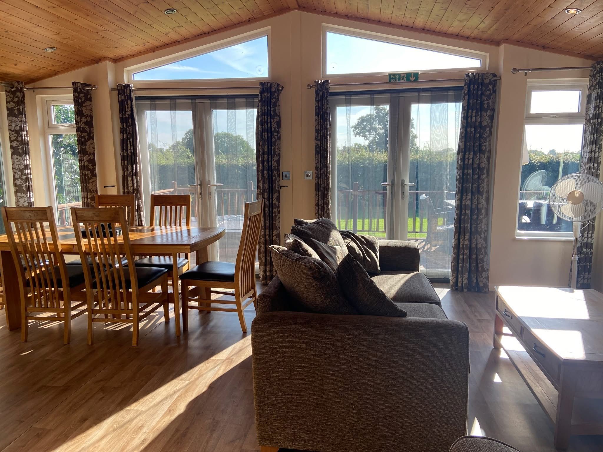 Field View 2 Bed-no Pets-hornbeam - Sleeps 6 Guests  In 2 Bedrooms - Suffolk