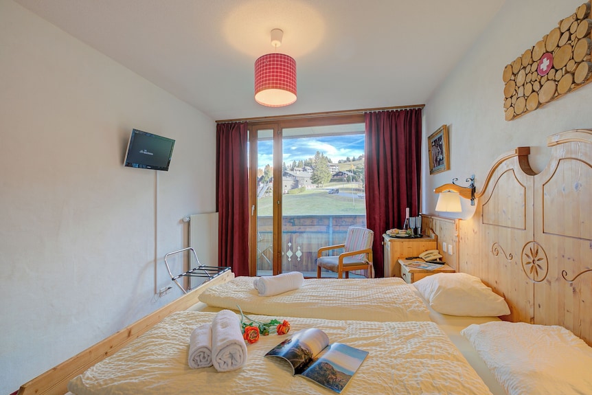 Hotel Relais Alpin Twin Room & Balcony8, Les Mosses, Switzerland - Les Diablerets