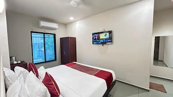 Quarto Duplo Deluxe, Vista para a cidade | Secretária, quartos insonorizados, ferro/tábua de engomar, Wi-fi grátis