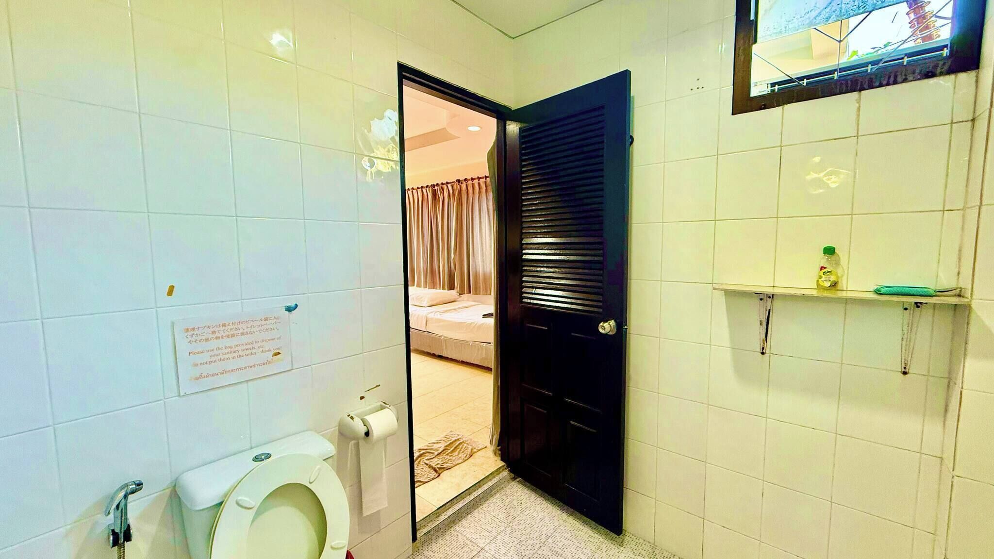 For 3 Person In Central Pa Tong, Thailand - 芭東區