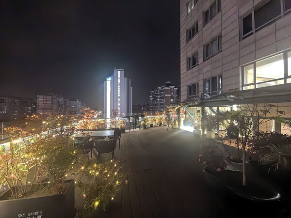 Jinglaihotel Weining Road Subway Station - Şanghay
