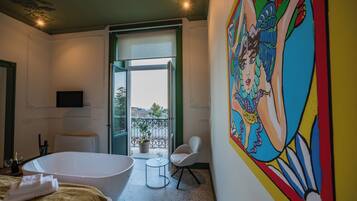 Quarto, 1 cama King, sacada, vista para o mar | Cortinas blackout, quartos à prova de som, Wi-Fi de cortesia