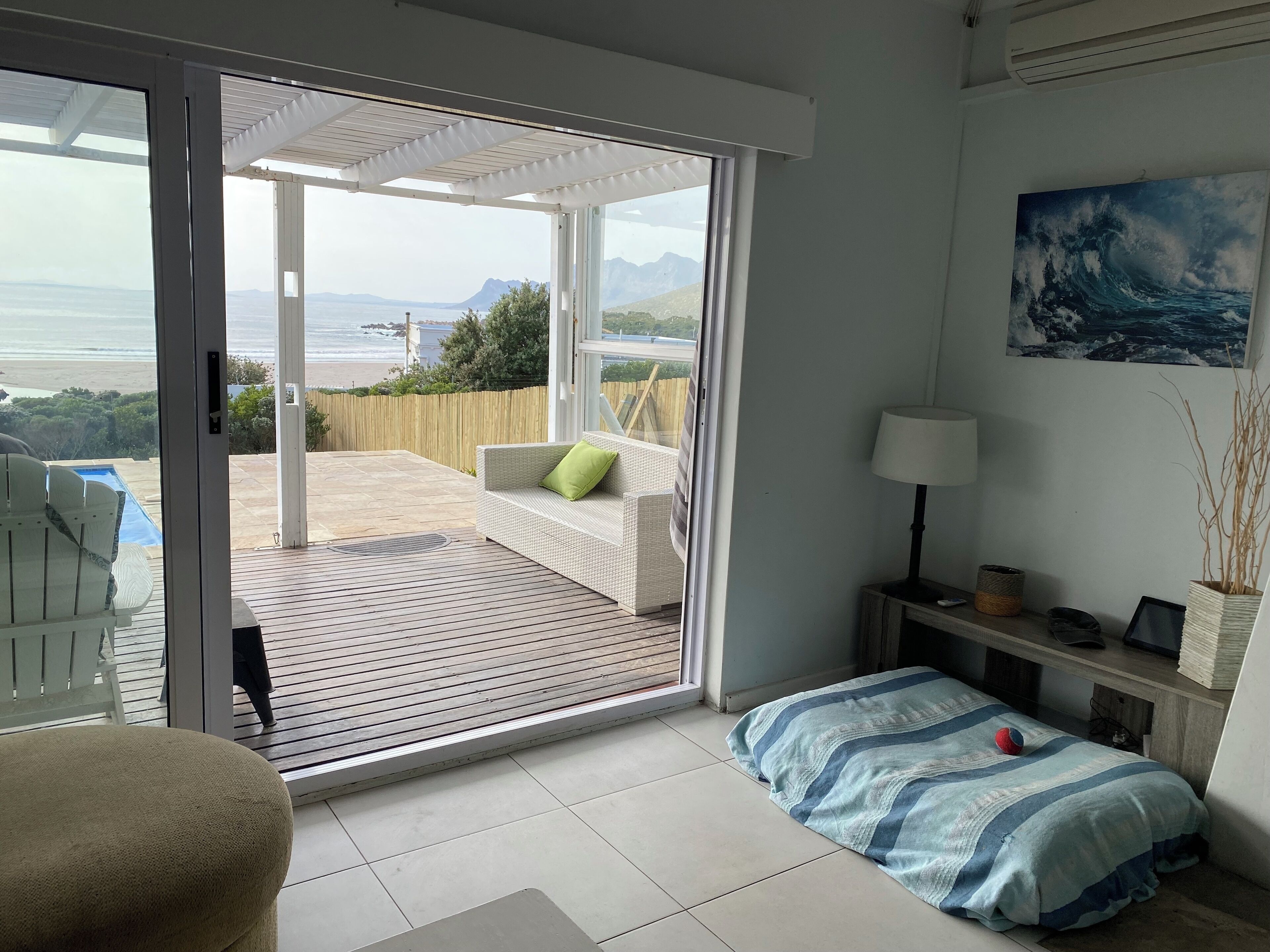 Wonderful Rooiels Retreat With Ocean & Mountain Views, Sleeps 8, Heated Pool. - Rooi-Els