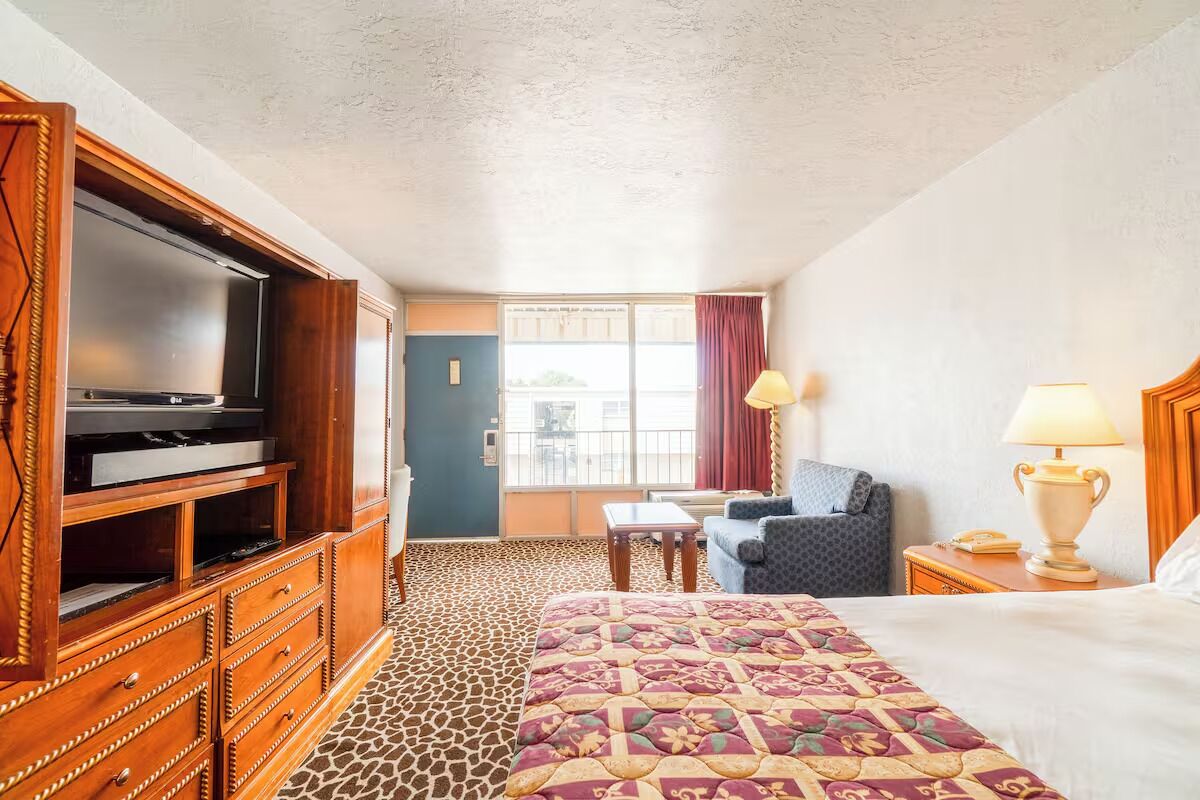 Easy Highway Access In Cozy Full Bed Room  Budget Option For Travelers - Medicine Park, OK